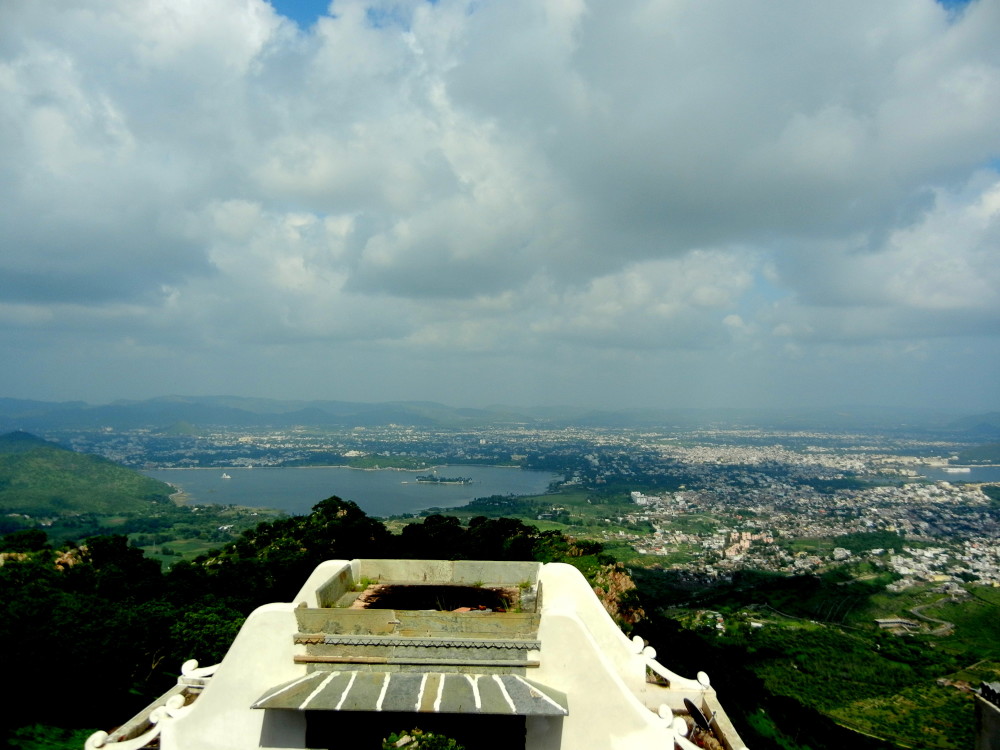 Sajjangarh Fort - The Past and Present | UdaipurBlog