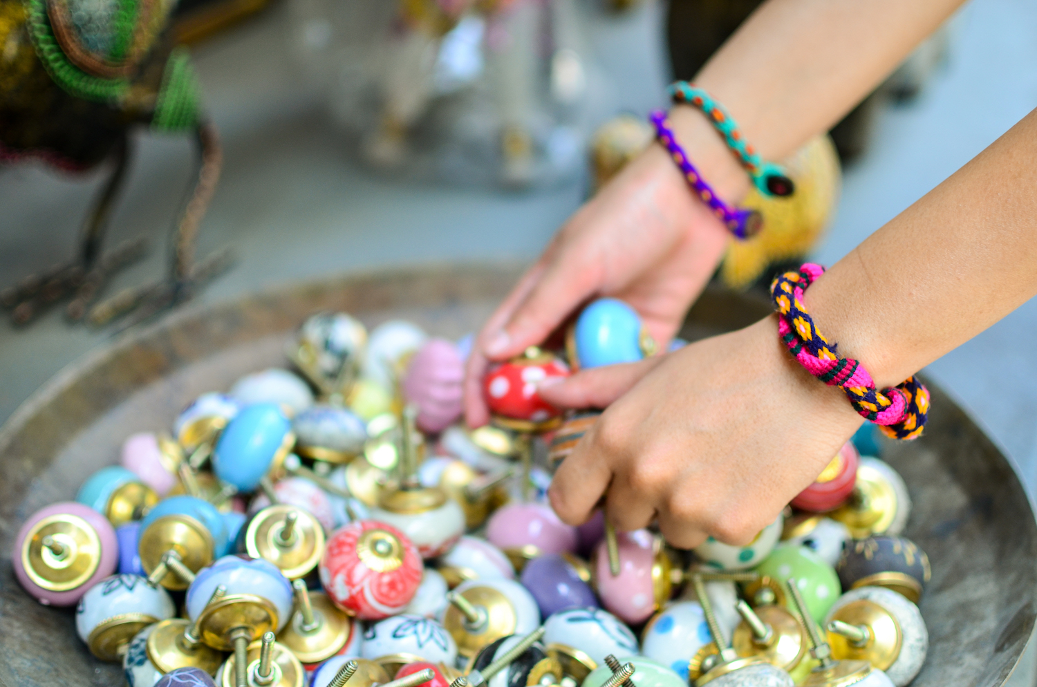 Gathan - "Weave a Bond" strengthening the Women | UdaipurBlog