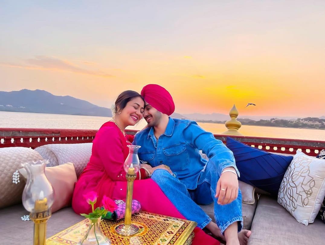How To Book The Gangaur Boat For The Royal Proposal Like Neha Kakkar’s ...